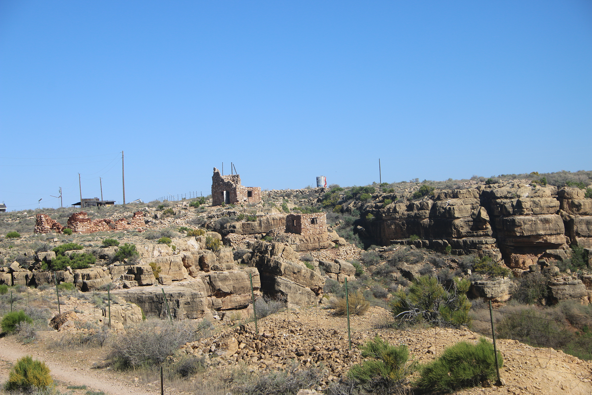 THE MAN WHO INVENTED THE APACHE DEATH CAVE | NEVER QUITE LOST