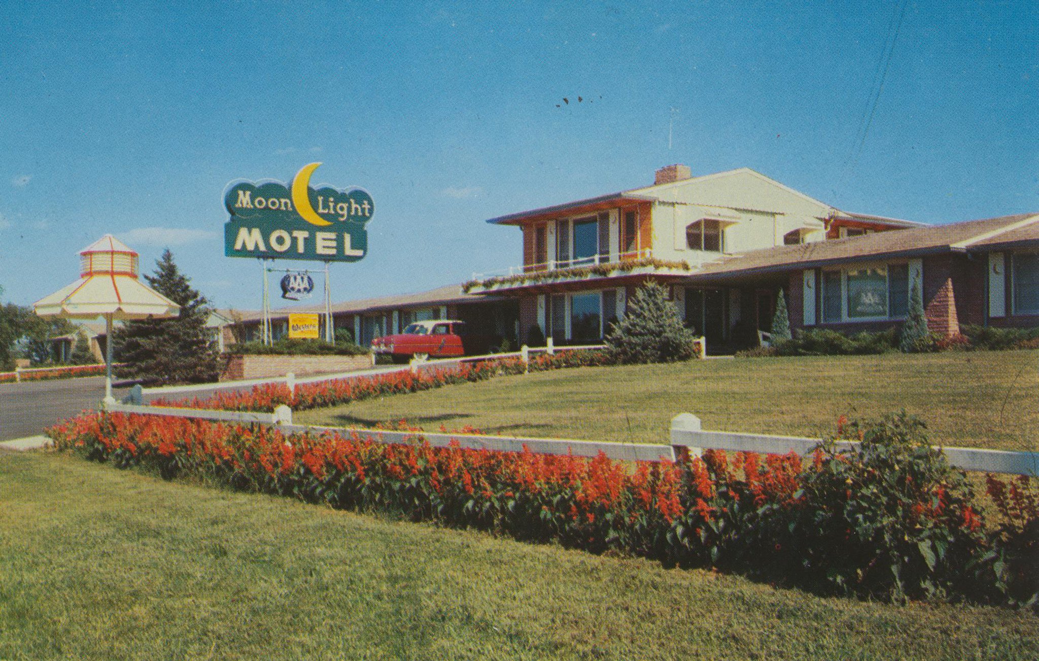 THE CURIOUS CASE OF THE MOONLIGHT MOTEL | NEVER QUITE LOST
